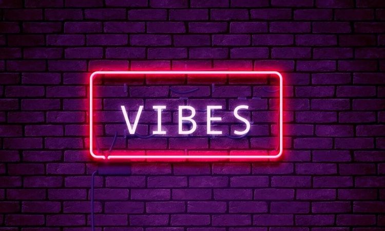 Vibe là gì? Giải thích A–Z về nghĩa, nguồn gốc và cách dùng 'vibe ...